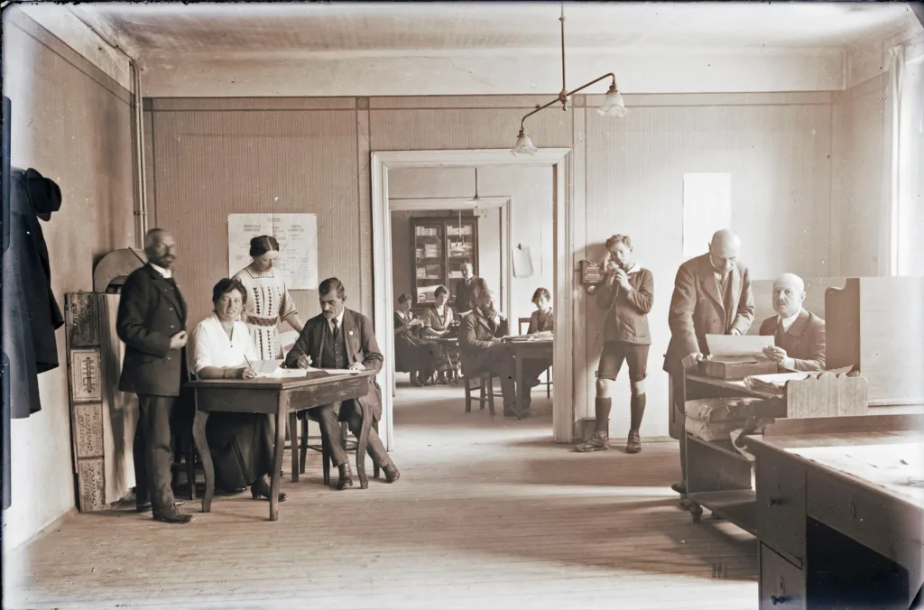Im Büro der American Relief Administration? – Innsbruck erinnert sich
