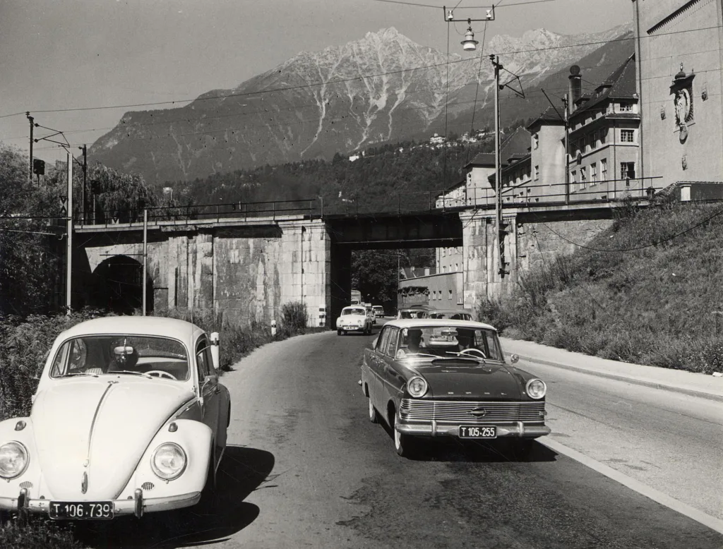 Zur verbreiterten Haller – Innsbruck erinnert sich